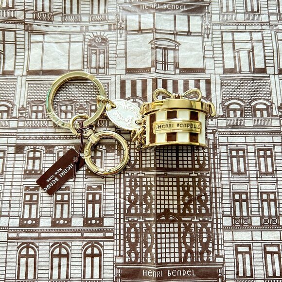 henri bendel | Accessories | Henri Bendel Hatboxpill Box Bag Charmkey ...
